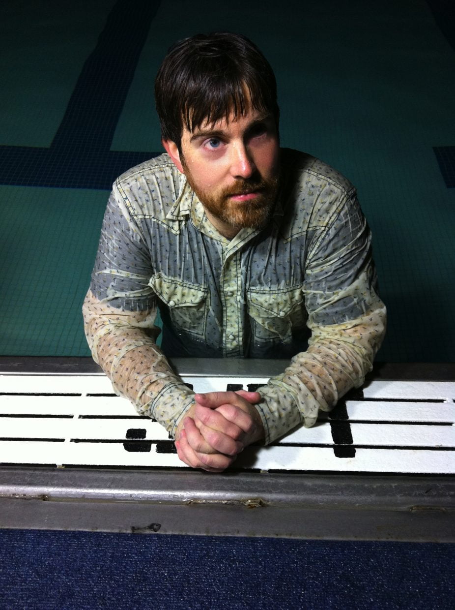 LISTEN: Chris Robley, 'Lonely People' - The Bluegrass Situation