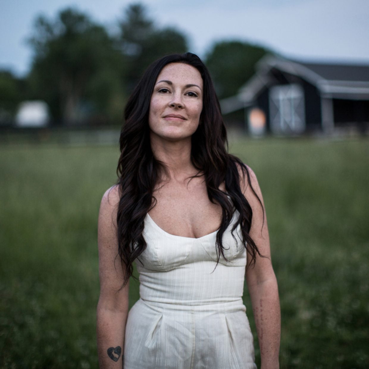 The Color of Thunder: A Conversation with Amanda Shires – The Bluegrass ...