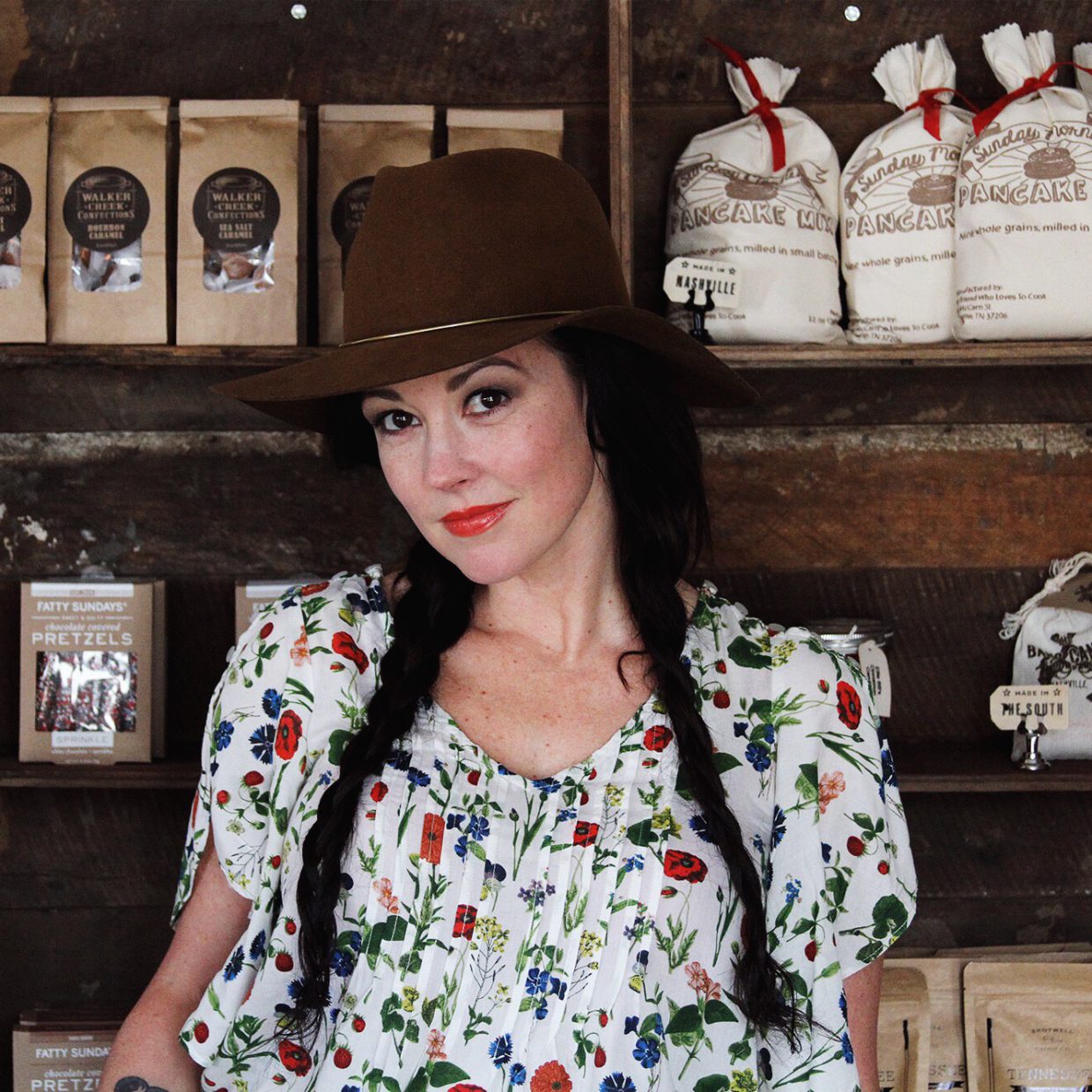 Amanda Shires Flips Her Lid – The Bluegrass Situation
