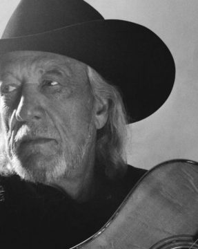 After Nearly Dying, John Anderson Adds 'Years' to His Life | The ...