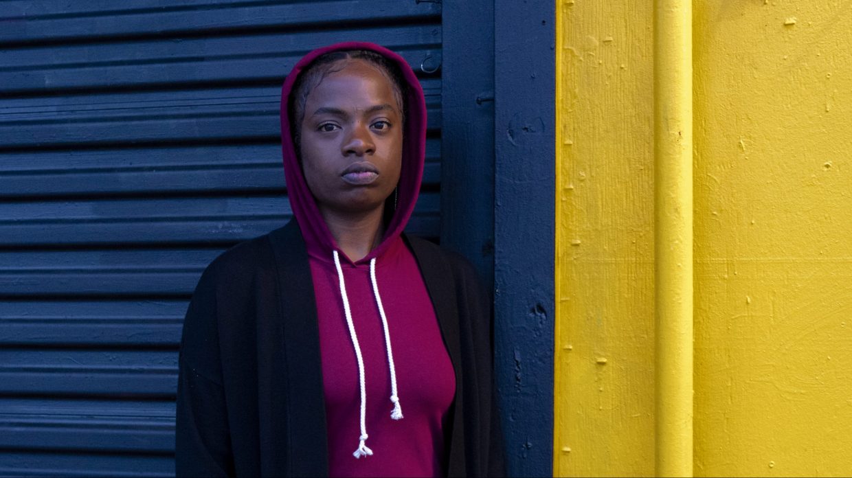 Fingerstyle Guitarist Sunny War Wants Punk's Honesty Back in Music ...