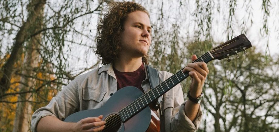 WATCH: Sam Robbins, "Hard to Hate" (Live Acoustic) - The Bluegrass ...