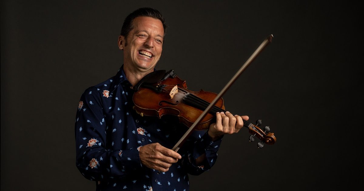 WATCH: Jason Carter, "King of the Hill" (Live) - The Bluegrass Situation