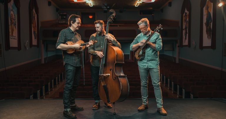WATCH: The Lonesome Ace Stringband, "Crossing the Junction / Deer River ...