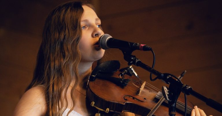 LISTEN: Carley Arrowood, "Moondancer" - The Bluegrass Situation