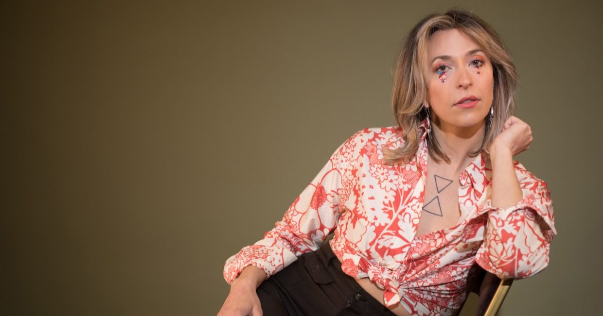 Lindsay Lou Conquers Personal Challenges on New Album, 'Queen of Time ...