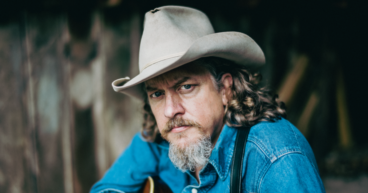Shawn Camp Pays Homage to A Childhood Hero on 'The Ghost of Sis Draper ...