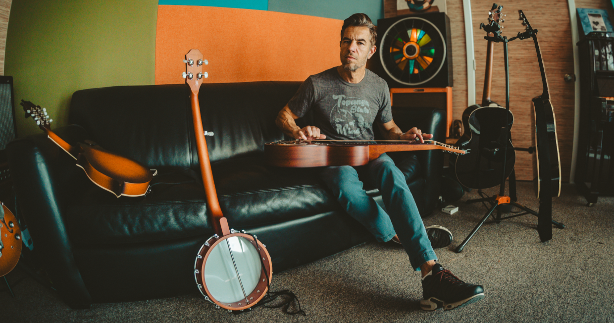 311’s Nick Hexum Trades Hard Rock for Bluegrass and Country – BGS