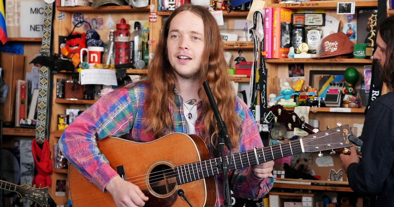 Watch Billy Strings Perform His First Ever Tiny Desk Concert – BGS